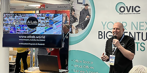 Seminar: Exploring AI – Dr. John Flackett | AiLab